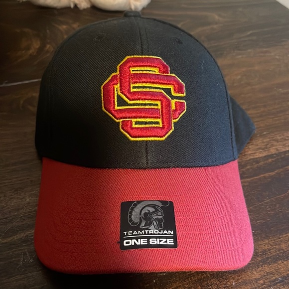 teamtrojan | Accessories | Team Trojan Usc Adjustable Two Toned Hat ...